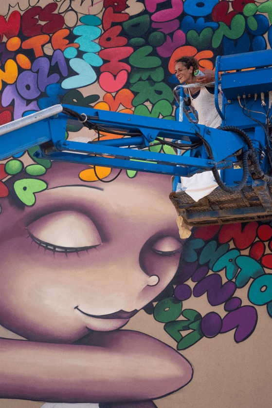 La graffeuse Vinie Graffiti à Argenteuil | Site de la ville d’Argenteuil